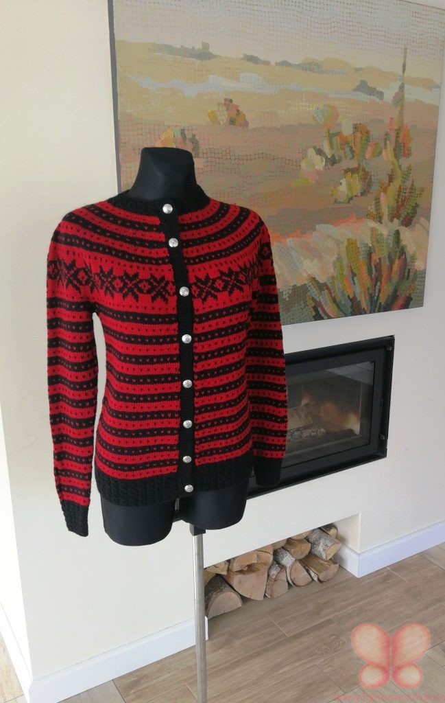 Fana kofte (M) Rød/sort | hjemmestrikk